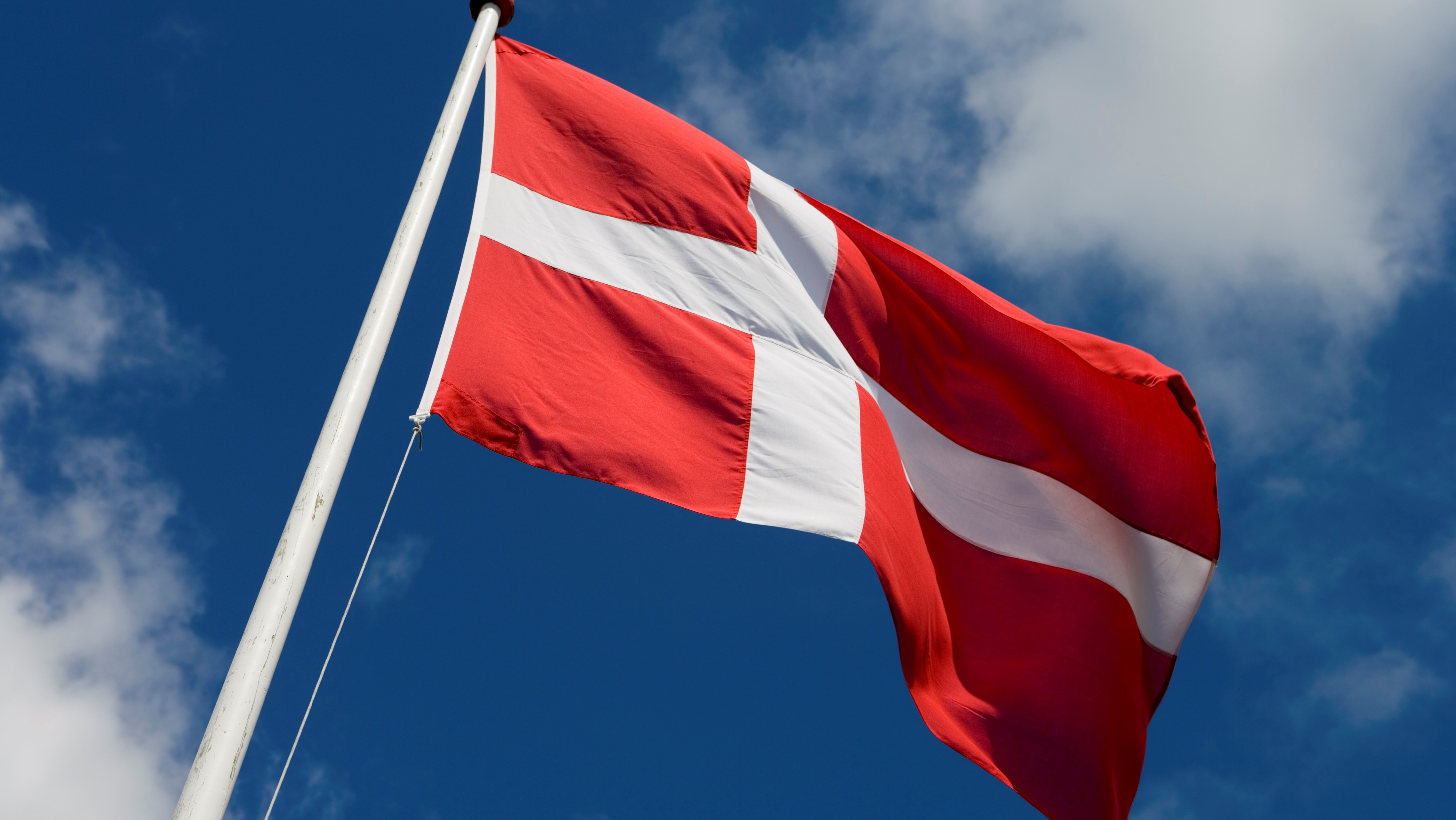 Danskerne er vilde med danske aktier – det kan koste afkast